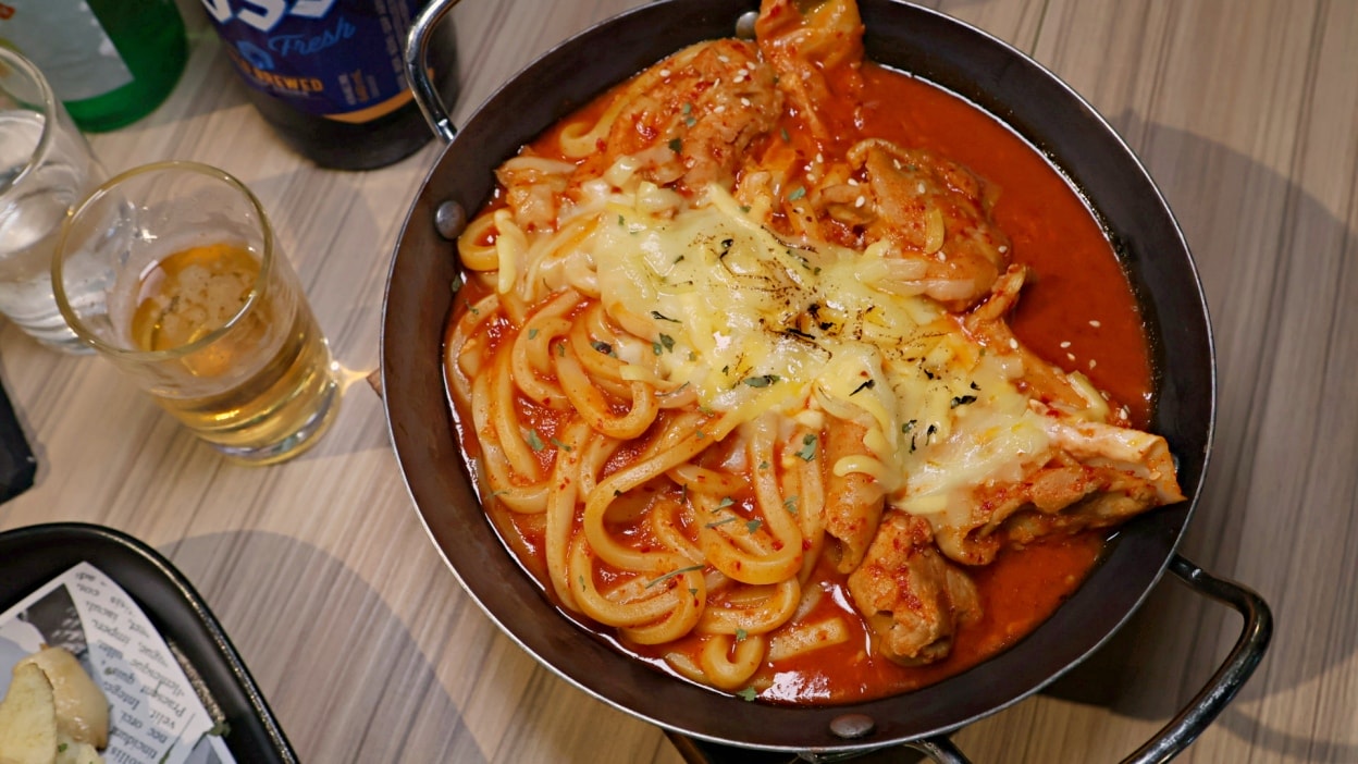 中和韓式料理推薦｜劉震川 Yenki Bistro：韓義創意餐酒館，早午餐營業到凌晨 – 瑪西隨筆